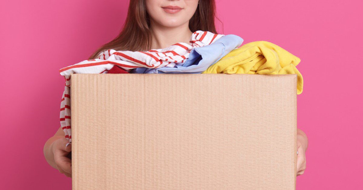 7 Tips for Efficiently Packing Clothes and Linens when Relocating ...